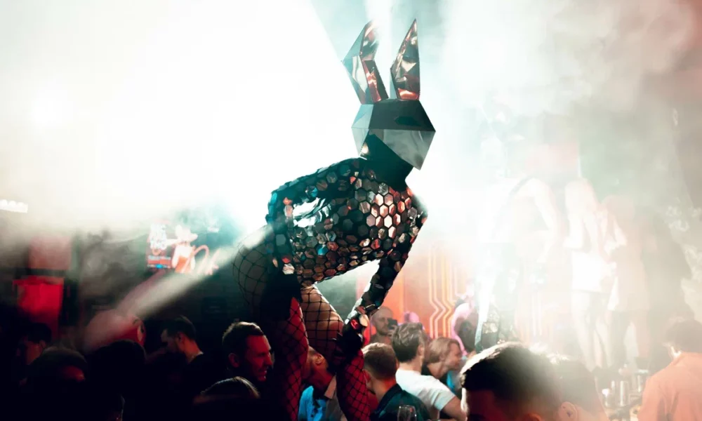В центре Москвы тусовщики ограбили Nebar — World Fashion Magazine